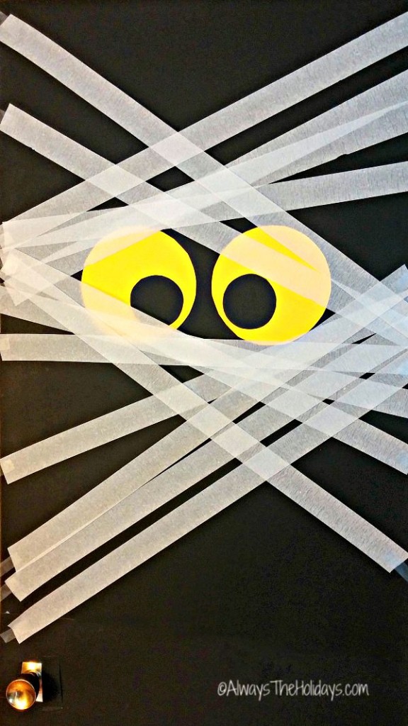 Mummy Door Decoration - Spooky DIY Halloween Door Decorations