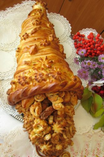 Baked Cornucopia - Edible Thanksgiving Table Centerpiece
