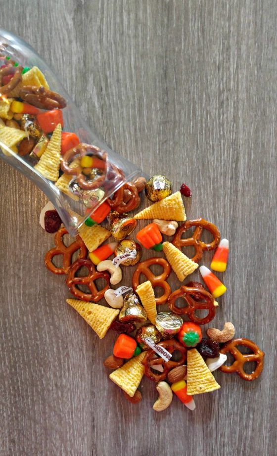 Thanksgiving Snack Mix - Dig into a Harvest Blessing Mix for Thanksgiving